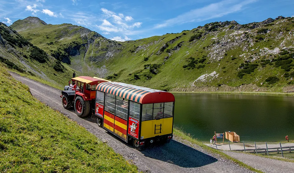 Zauchi Bummelzug Zauchensee an der Gamskogelhütte